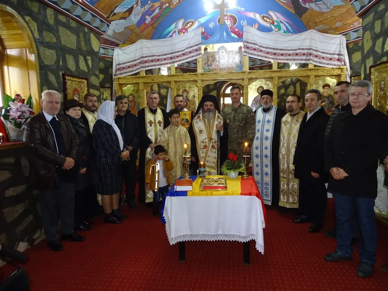 PS Ignatie l-a instalat pe preotul capelan al Unităţii Militare din ...