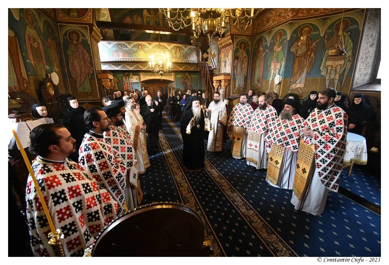 PS Ignatie: „Poruncile lui Dumnezeu dau un surplus de umanitate în ...